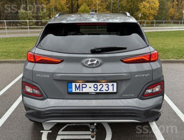 Pelēks Hyundai Kona 2019 Rīga, ar dzinēja tilpumu 1.00 L un nobraukumu 98 tūkst. km par 16900 €, foto 3 vietnē AUTOMOTO.COM.LV