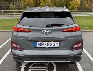 Grey Hyundai Kona 2019 in Riga, with an engine capacity of 1.00 L and mileage of 98 thousand km for 16900 €, photo 3 on AUTOMOTO.COM.LV