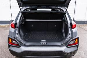Pelēks Hyundai Kona 2019 Rīga, ar dzinēja tilpumu 1.60 L un nobraukumu 67 tūkst. km par 14950 €, foto 17 vietnē AUTOMOTO.COM.LV