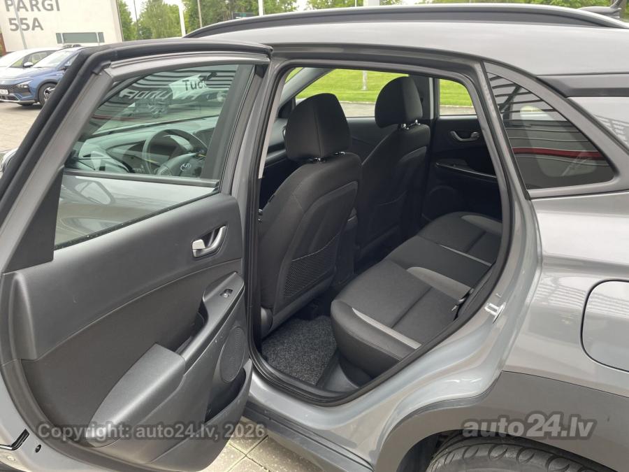 Grey Hyundai Kona 2020 in Johvi, with an engine capacity of 1.60 L and mileage of 94 thousand km for 17500 €, photo 11 on AUTOMOTO.COM.LV