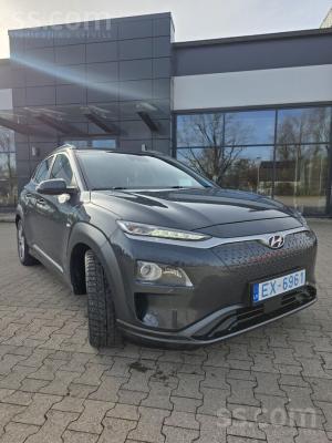 Pelēks Hyundai Kona 2020 Jelgava, ar dzinēja tilpumu 0.00 L un nobraukumu 98 tūkst. km par 15300 €, foto  vietnē AUTOMOTO.COM.LV