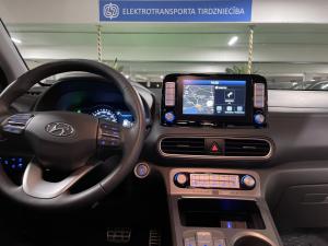 Grey Hyundai Kona 2020 in Riga, with an engine capacity of 0.00 L and mileage of 69 thousand km for 15500 €, photo 14 on AUTOMOTO.COM.LV