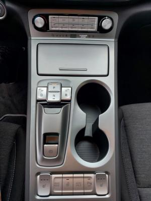 Grey Hyundai Kona 2020 in Riga, with an engine capacity of 0.00 L and mileage of 69 thousand km for 15500 €, photo 19 on AUTOMOTO.COM.LV