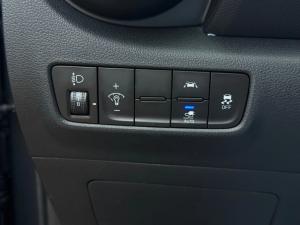 Pelēks Hyundai Kona 2020 Rīga, ar dzinēja tilpumu 0.00 L un nobraukumu 71 tūkst. km par 15680 €, foto 16 vietnē AUTOMOTO.COM.LV