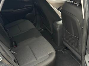 Pelēks Hyundai Kona 2020 Rīga, ar dzinēja tilpumu 0.00 L un nobraukumu 71 tūkst. km par 15680 €, foto 17 vietnē AUTOMOTO.COM.LV
