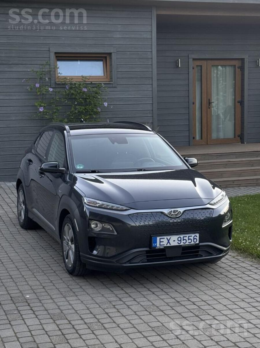 Pelēks Hyundai Kona 2020 Rīga, ar dzinēja tilpumu 0.00 L un nobraukumu 72 tūkst. km par 19800 €, foto 1 vietnē AUTOMOTO.COM.LV