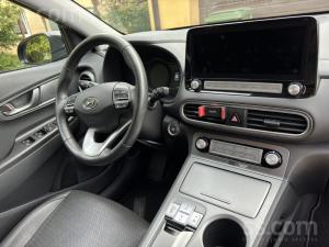 Pelēks Hyundai Kona 2020 Rīga, ar dzinēja tilpumu 0.00 L un nobraukumu 72 tūkst. km par 19800 €, foto 5 vietnē AUTOMOTO.COM.LV