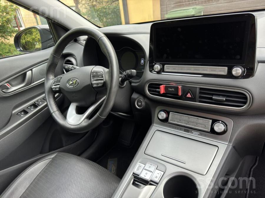 Pelēks Hyundai Kona 2020 Rīga, ar dzinēja tilpumu 0.00 L un nobraukumu 72 tūkst. km par 19800 €, foto 5 vietnē AUTOMOTO.COM.LV