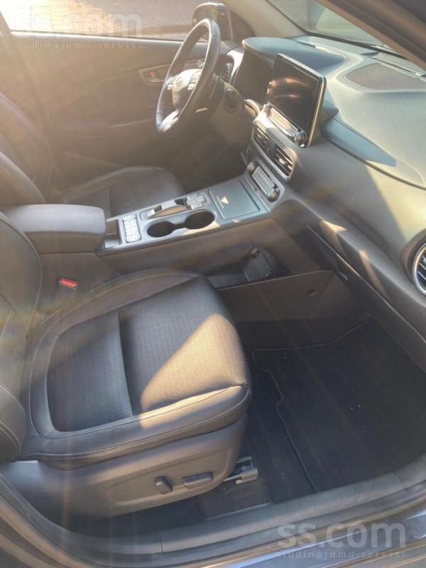 Grey Hyundai Kona 2020 in Riga, with an engine capacity of 0.00 L and mileage of 72 thousand km for 19800 €, photo 7 on AUTOMOTO.COM.LV