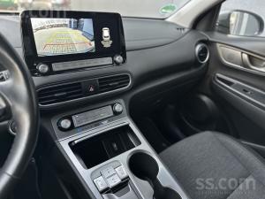 Pelēks Hyundai Kona 2021 Rīga, ar dzinēja tilpumu 0.00 L un nobraukumu 32 tūkst. km par 15900 €, foto 12 vietnē AUTOMOTO.COM.LV