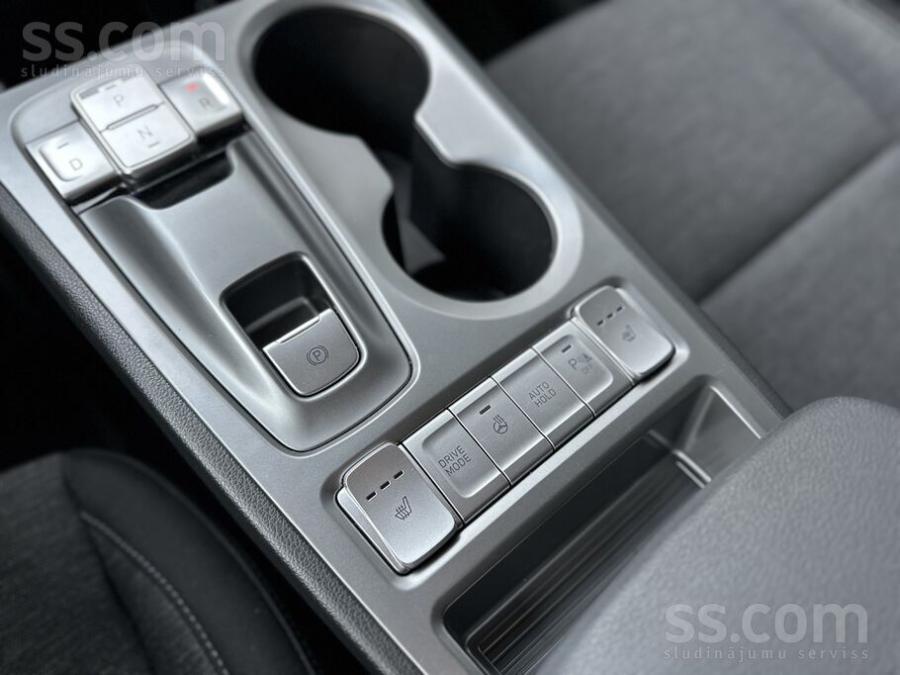 Pelēks Hyundai Kona 2021 Rīga, ar dzinēja tilpumu 0.00 L un nobraukumu 32 tūkst. km par 15900 €, foto 13 vietnē AUTOMOTO.COM.LV