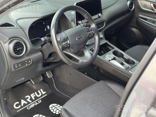 Grey Hyundai Kona 2021 in Riga, with an engine capacity of 0.00 L and mileage of 32 thousand km for 15900 €, photo 10 on AUTOMOTO.COM.LV