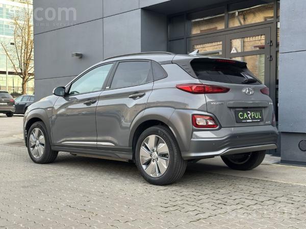 Grey Hyundai Kona 2021 in Riga, with an engine capacity of 0.00 L and mileage of 32 thousand km for 15900 €, photo 6 on AUTOMOTO.COM.LV