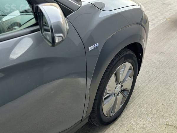 Grey Hyundai Kona 2021 in Riga, with an engine capacity of 0.00 L and mileage of 32 thousand km for 15900 €, photo 9 on AUTOMOTO.COM.LV