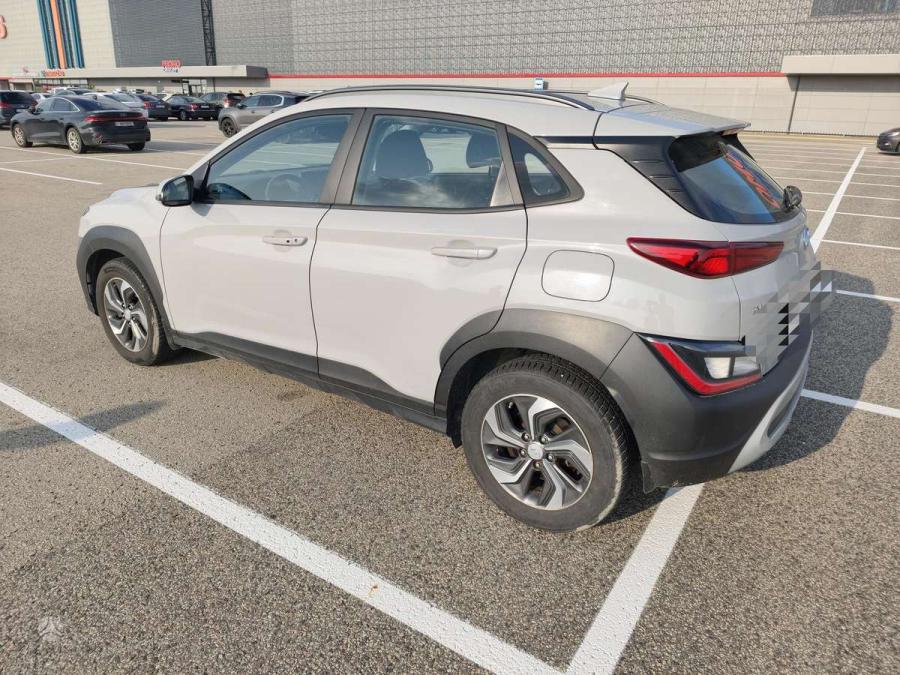 Pelēks Hyundai Kona 2021 Klaipėda, ar dzinēja tilpumu 1.58 L un nobraukumu 66 tūkst. km par 17000 €, foto 4 vietnē AUTOMOTO.COM.LV