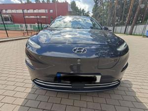 Grey Hyundai Kona 2021 in Alytus, with an engine capacity of 0.00 L and mileage of 76 thousand km for 19800 €, photo 1 on AUTOMOTO.COM.LV