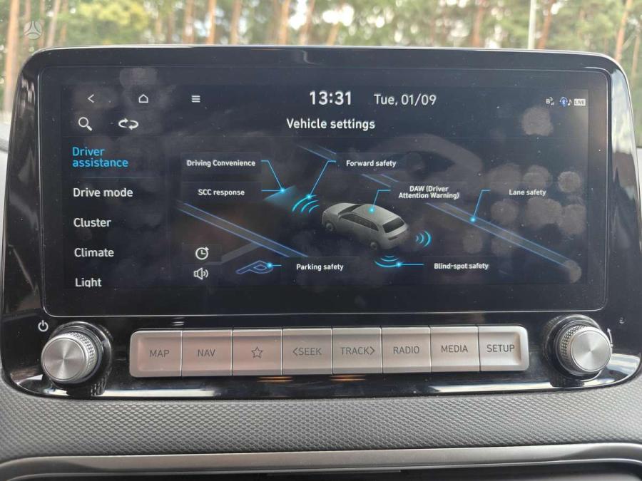 Grey Hyundai Kona 2021 in Alytus, with an engine capacity of 0.00 L and mileage of 76 thousand km for 19800 €, photo 10 on AUTOMOTO.COM.LV