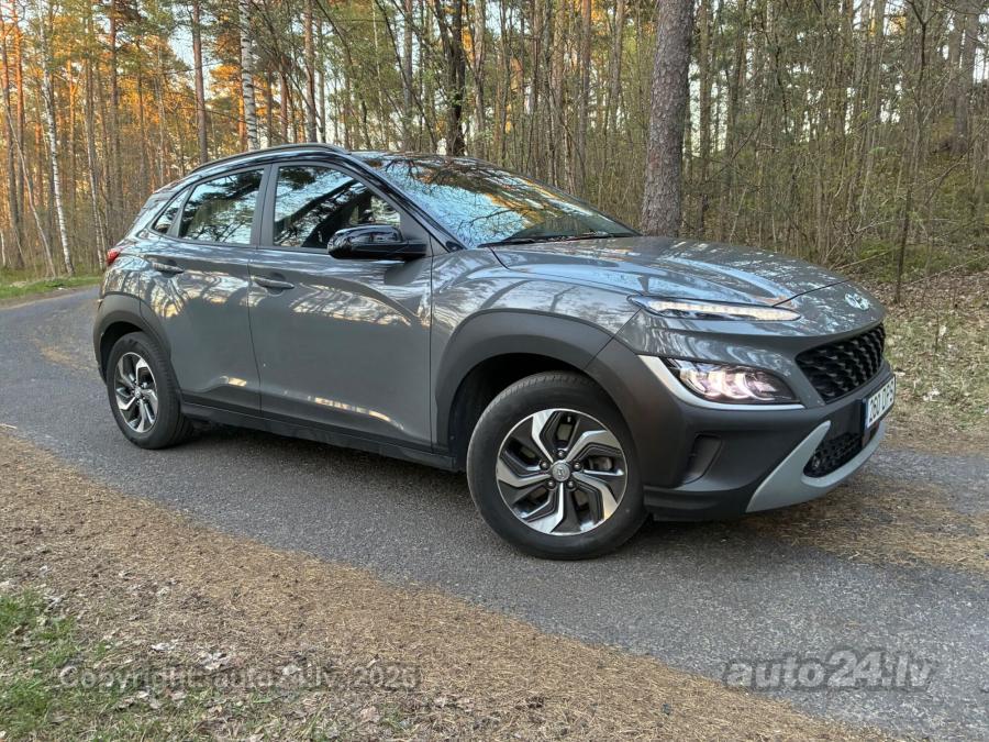 Pelēks Hyundai Kona 2022 Tallina, ar dzinēja tilpumu 1.60 L un nobraukumu 45 tūkst. km par 22490 €, foto 4 vietnē AUTOMOTO.COM.LV