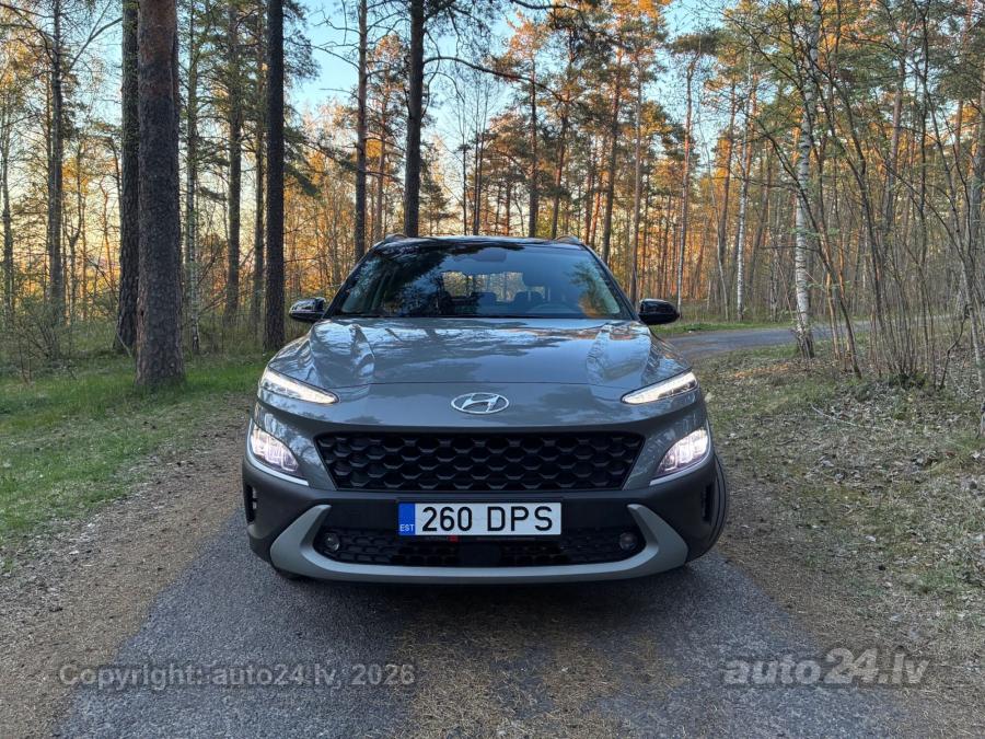 Pelēks Hyundai Kona 2022 Tallina, ar dzinēja tilpumu 1.60 L un nobraukumu 45 tūkst. km par 22490 €, foto 5 vietnē AUTOMOTO.COM.LV