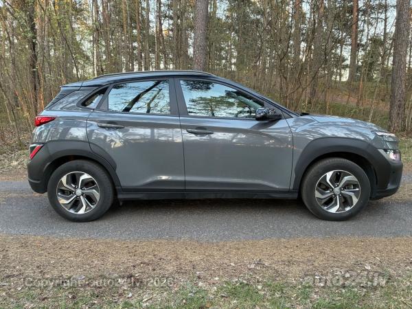 Pelēks Hyundai Kona 2022 Tallina, ar dzinēja tilpumu 1.60 L un nobraukumu 45 tūkst. km par 22490 €, foto 6 vietnē AUTOMOTO.COM.LV