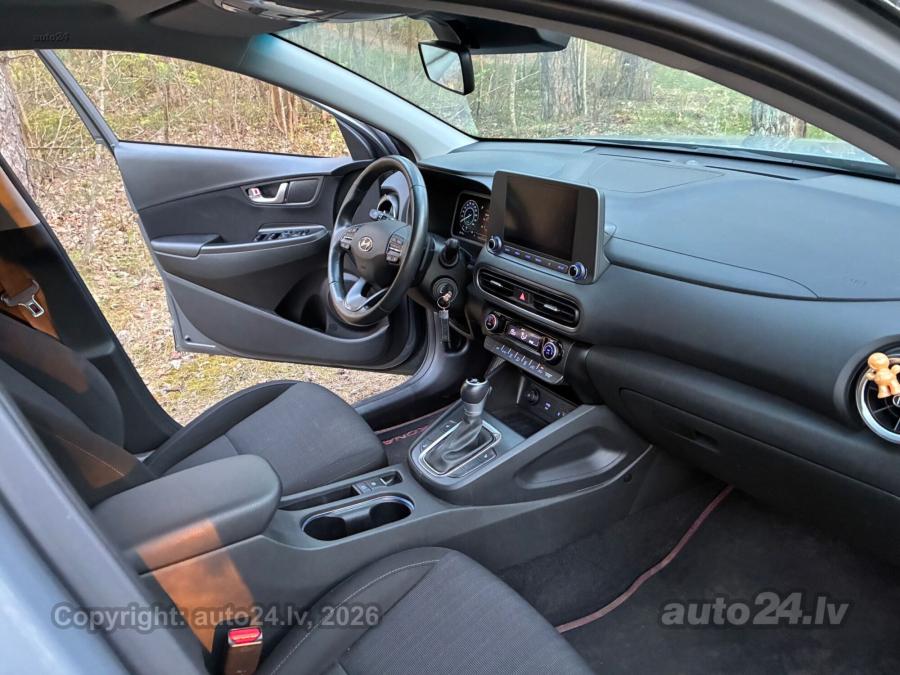 Pelēks Hyundai Kona 2022 Tallina, ar dzinēja tilpumu 1.60 L un nobraukumu 45 tūkst. km par 22490 €, foto 10 vietnē AUTOMOTO.COM.LV