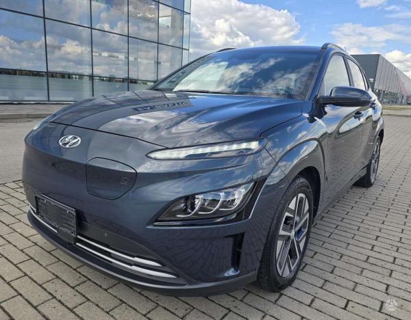 Pelēks Hyundai Kona 2022 Panevēža, ar dzinēja tilpumu 0.00 L un nobraukumu 98 tūkst. km par 18999 €, foto 1 vietnē AUTOMOTO.COM.LV