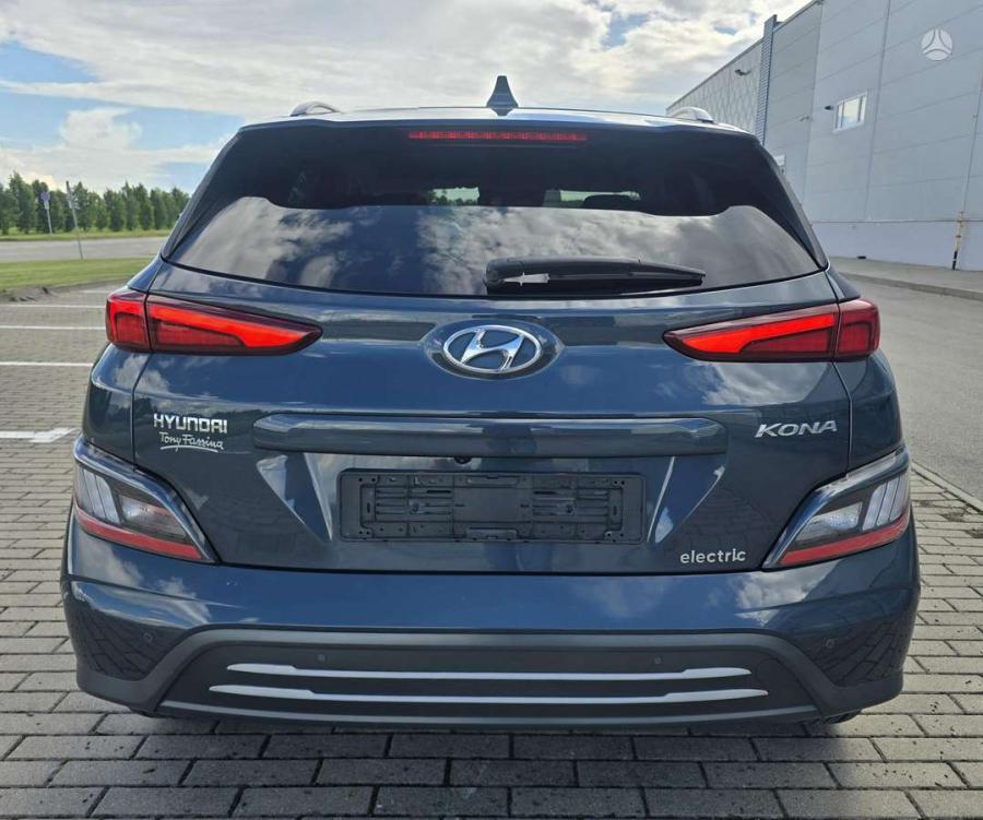 Pelēks Hyundai Kona 2022 Panevēža, ar dzinēja tilpumu 0.00 L un nobraukumu 98 tūkst. km par 18999 €, foto 5 vietnē AUTOMOTO.COM.LV