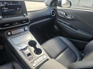 Pelēks Hyundai Kona 2022 Panevēža, ar dzinēja tilpumu 0.00 L un nobraukumu 98 tūkst. km par 18999 €, foto 20 vietnē AUTOMOTO.COM.LV