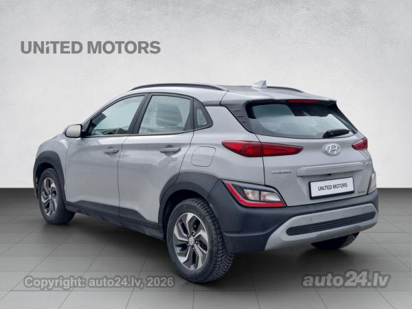 Pelēks Hyundai Kona 2023 Jehvi, ar dzinēja tilpumu 1.60 L un nobraukumu 27 tūkst. km par 25490 €, foto 3 vietnē AUTOMOTO.COM.LV