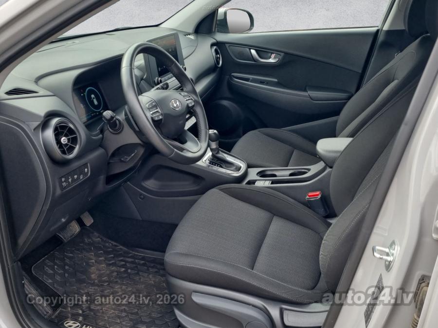 Grey Hyundai Kona 2023 in Johvi, with an engine capacity of 1.60 L and mileage of 27 thousand km for 25490 €, photo 6 on AUTOMOTO.COM.LV