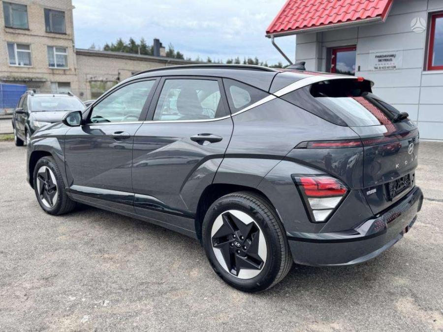 Grey Hyundai Kona 2024 in Radviliskis, with an engine capacity of 0.00 L and mileage of 36 thousand km for 25950 €, photo 8 on AUTOMOTO.COM.LV