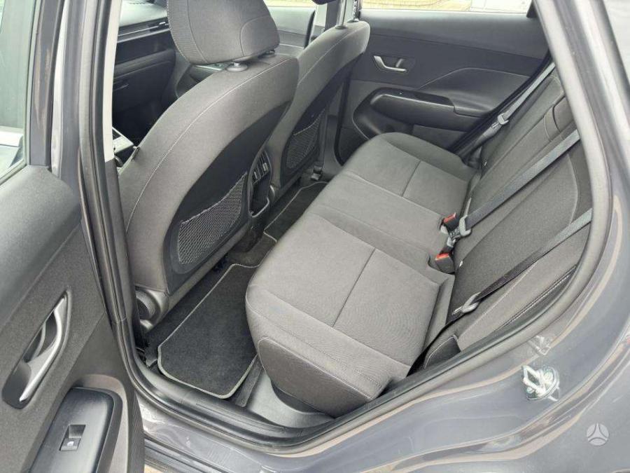 Grey Hyundai Kona 2024 in Radviliskis, with an engine capacity of 0.00 L and mileage of 36 thousand km for 25950 €, photo 13 on AUTOMOTO.COM.LV