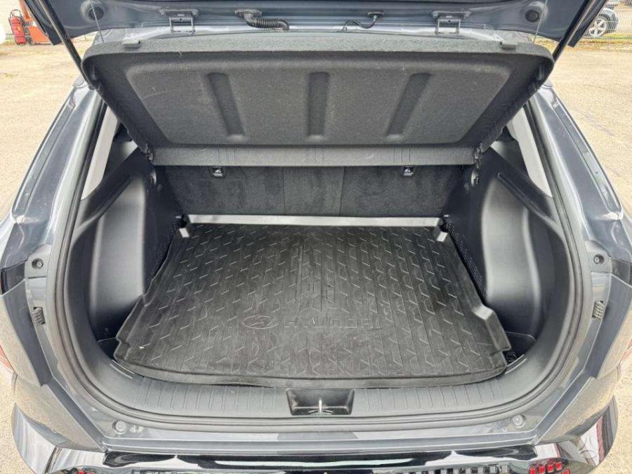Grey Hyundai Kona 2024 in Radviliskis, with an engine capacity of 0.00 L and mileage of 36 thousand km for 25950 €, photo 14 on AUTOMOTO.COM.LV