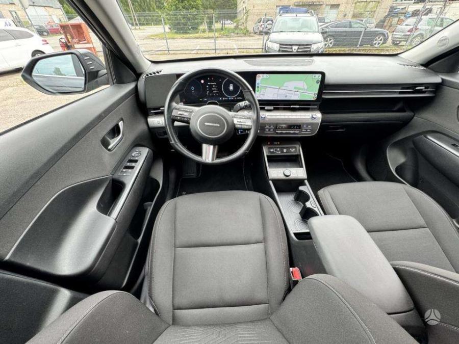 Grey Hyundai Kona 2024 in Radviliskis, with an engine capacity of 0.00 L and mileage of 36 thousand km for 25950 €, photo 19 on AUTOMOTO.COM.LV