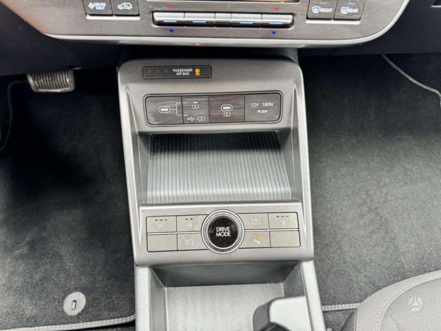 Grey Hyundai Kona 2024 in Radviliskis, with an engine capacity of 0.00 L and mileage of 36 thousand km for 25950 €, photo 20 on AUTOMOTO.COM.LV