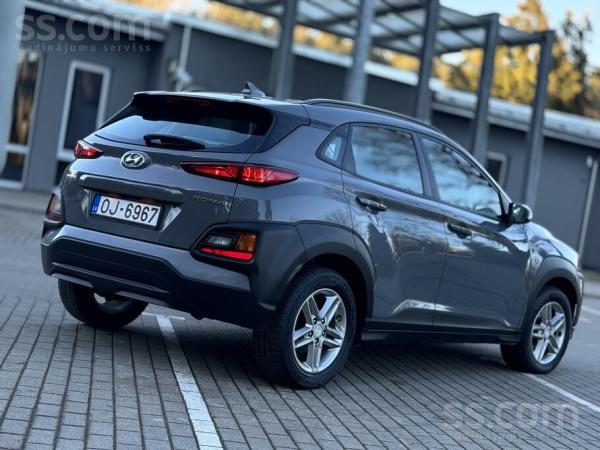 Pelēks Hyundai Kona 2019 Jūrmala, ar dzinēja tilpumu 1.00 L un nobraukumu 131 tūkst. km par 9950 €, foto 4 vietnē AUTOMOTO.COM.LV