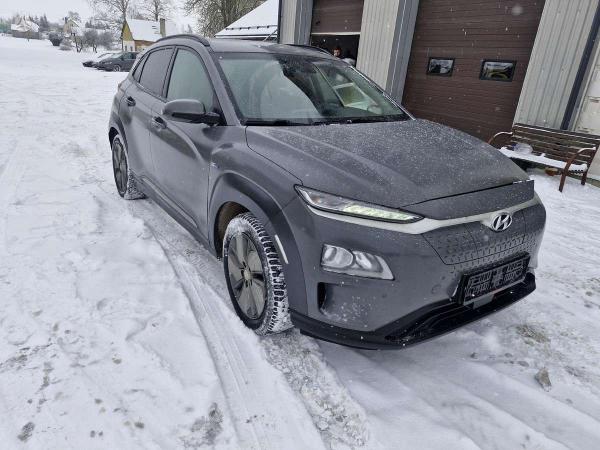 Pelēks Hyundai Kona 2020 Marijampole, ar dzinēja tilpumu 0.00 L un nobraukumu 403 tūkst. km par 7200 €, foto 1 vietnē AUTOMOTO.COM.LV