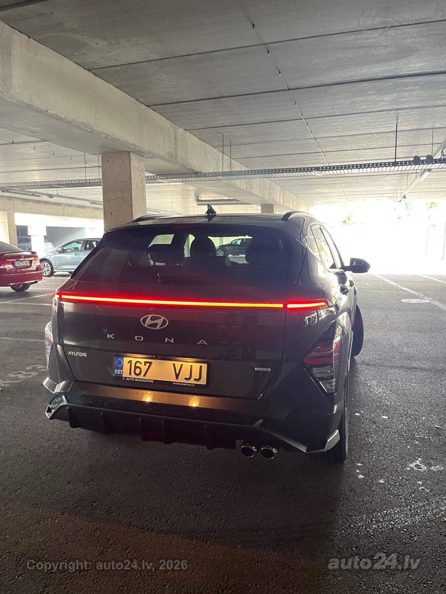 Pelēks Hyundai Kona 2023 Tallina, ar dzinēja tilpumu 1.60 L un nobraukumu 38 tūkst. km par 27999 €, foto 4 vietnē AUTOMOTO.COM.LV