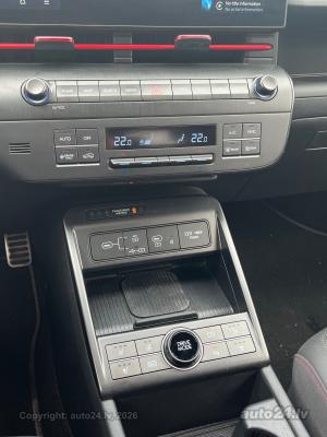 Pelēks Hyundai Kona 2023 Tallina, ar dzinēja tilpumu 1.60 L un nobraukumu 38 tūkst. km par 27999 €, foto 16 vietnē AUTOMOTO.COM.LV