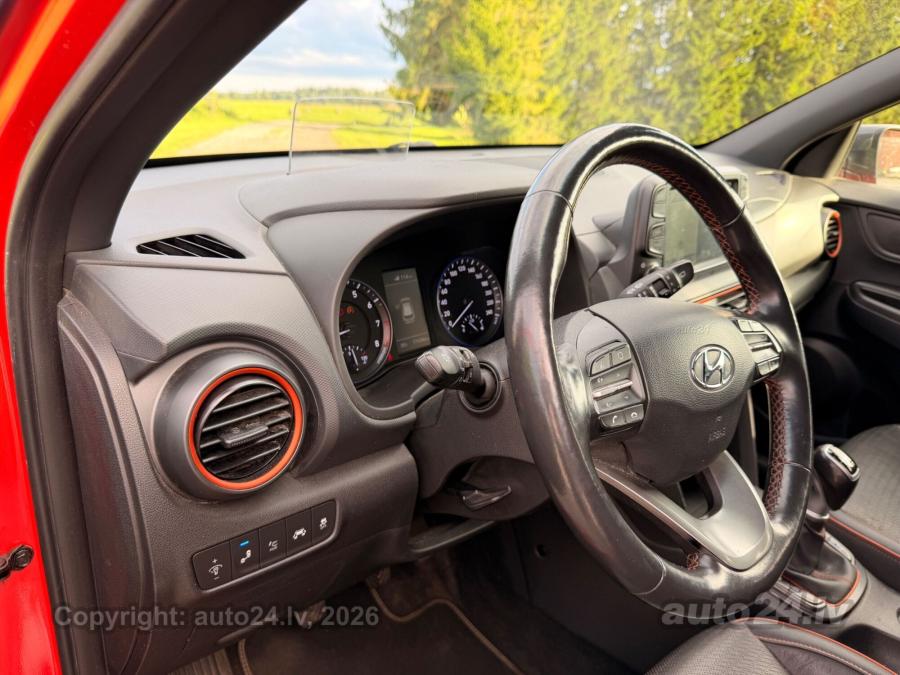 Oranžs Hyundai Kona 2017 Tallina, ar dzinēja tilpumu 1.00 L un nobraukumu 177 tūkst. km par 14000 €, foto 14 vietnē AUTOMOTO.COM.LV