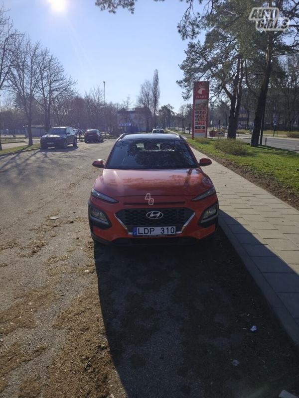 Red Hyundai Kona 2018 in Alytus, with an engine capacity of 1.00 L and mileage of 48 thousand km for 14500 €, photo 1 on AUTOMOTO.COM.LV
