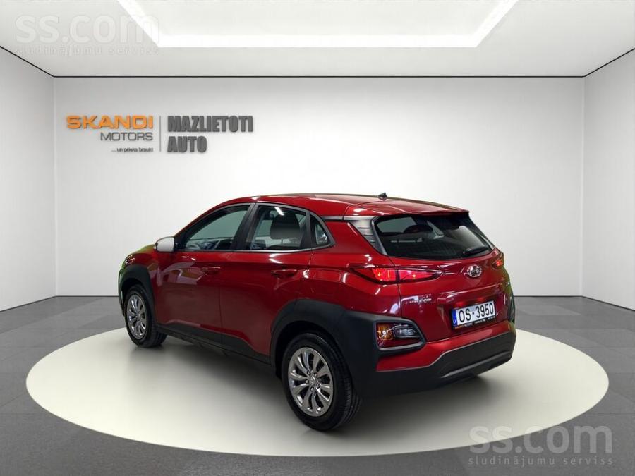 Red Hyundai Kona 2018 in Riga, with an engine capacity of 1.00 L and mileage of 90 thousand km for 9990 €, photo 5 on AUTOMOTO.COM.LV