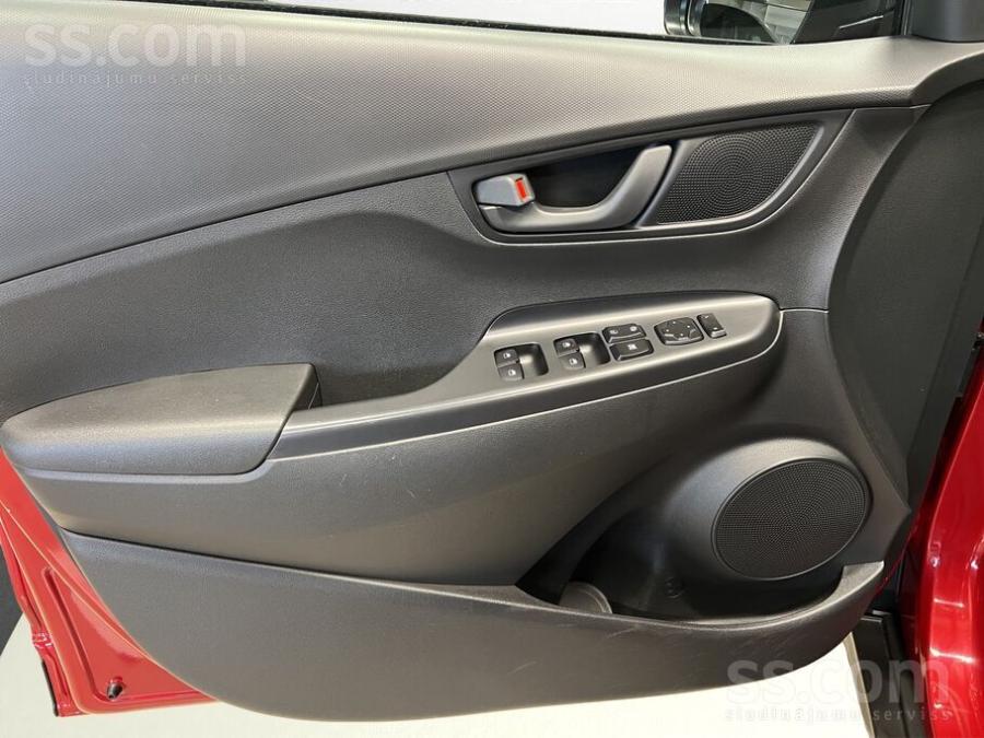 Red Hyundai Kona 2018 in Riga, with an engine capacity of 1.00 L and mileage of 90 thousand km for 9990 €, photo 14 on AUTOMOTO.COM.LV
