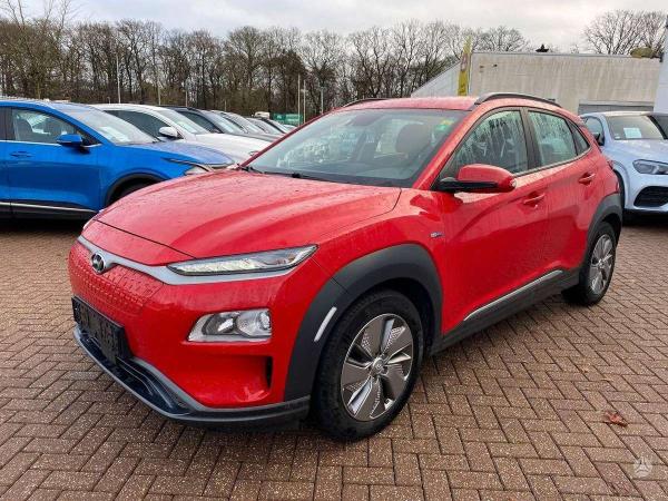 Red Hyundai Kona 2020 in Vilnius, with an engine capacity of 0.00 L and mileage of 161 thousand km for 14157 €, photo 1 on AUTOMOTO.COM.LV