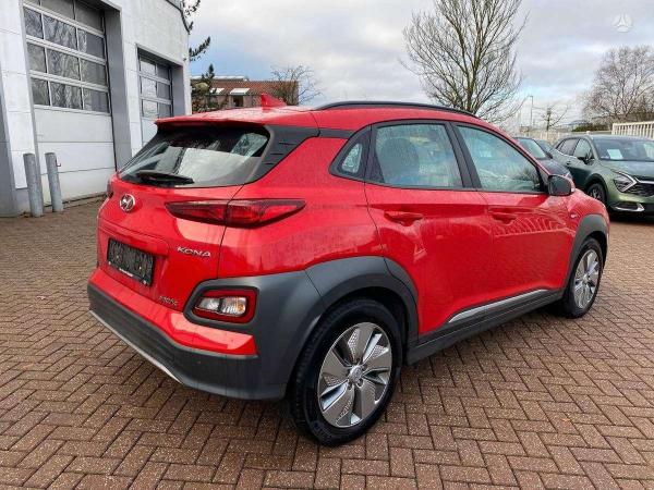 Red Hyundai Kona 2020 in Vilnius, with an engine capacity of 0.00 L and mileage of 161 thousand km for 14157 €, photo 6 on AUTOMOTO.COM.LV