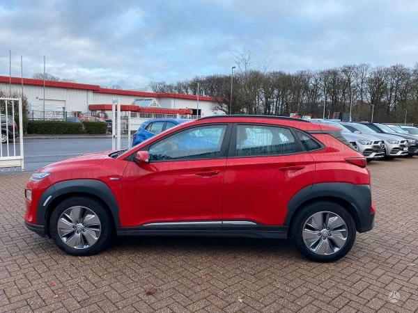 Red Hyundai Kona 2020 in Vilnius, with an engine capacity of 0.00 L and mileage of 161 thousand km for 14157 €, photo 8 on AUTOMOTO.COM.LV