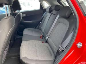 Red Hyundai Kona 2020 in Vilnius, with an engine capacity of 0.00 L and mileage of 161 thousand km for 14157 €, photo 17 on AUTOMOTO.COM.LV