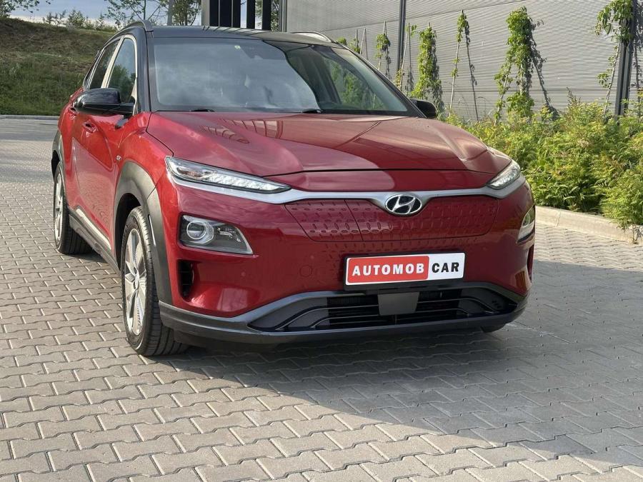 Red Hyundai Kona 2020 in Vilnius, with an engine capacity of 0.00 L and mileage of 124 thousand km for 16250 €, photo 1 on AUTOMOTO.COM.LV