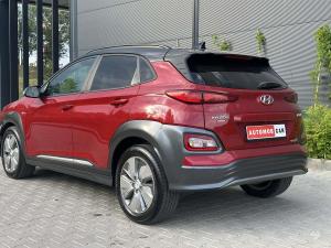 Red Hyundai Kona 2020 in Vilnius, with an engine capacity of 0.00 L and mileage of 124 thousand km for 16250 €, photo 6 on AUTOMOTO.COM.LV