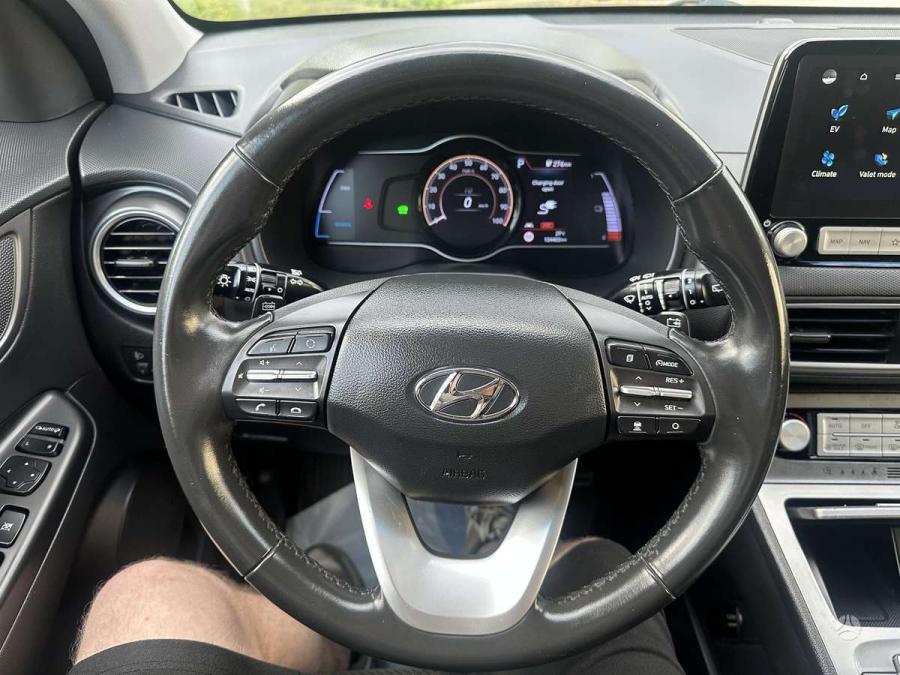 Red Hyundai Kona 2020 in Vilnius, with an engine capacity of 0.00 L and mileage of 124 thousand km for 16250 €, photo 27 on AUTOMOTO.COM.LV